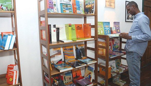Malanje has a new Publisher and Bookstore - Angola