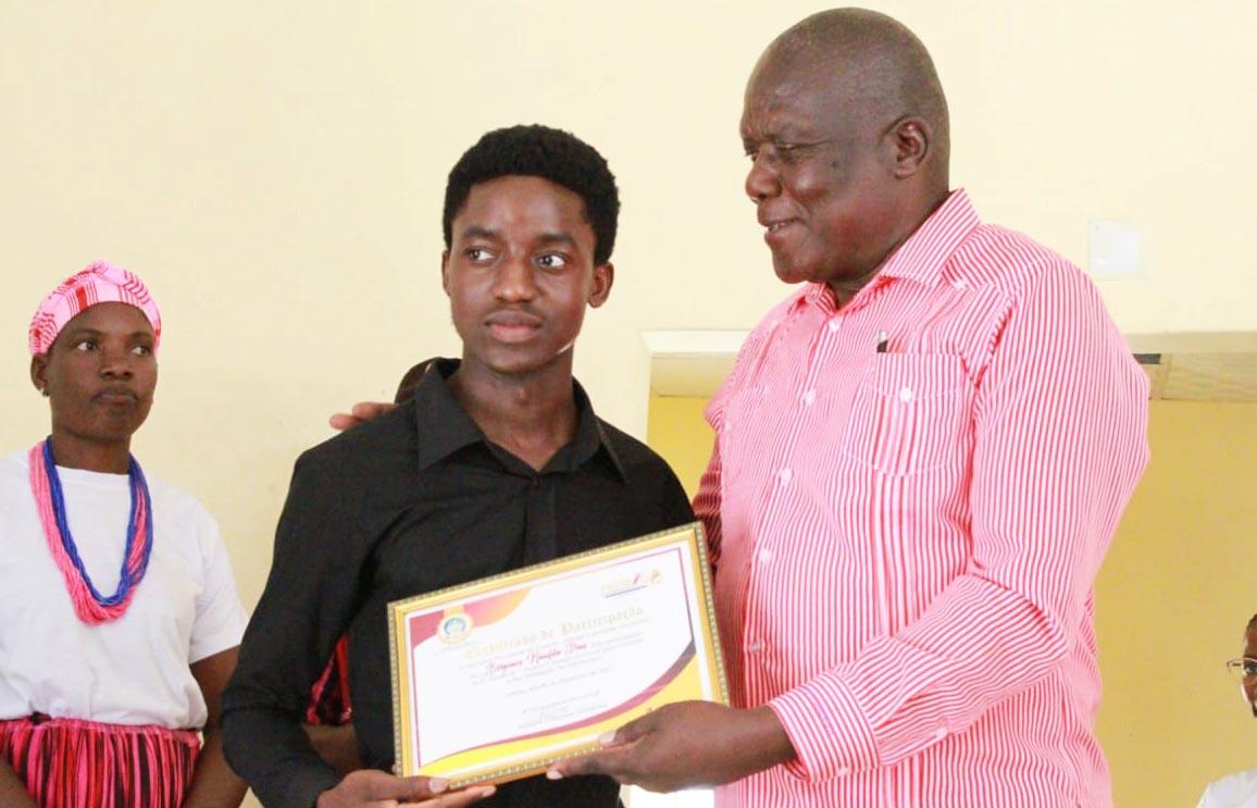 Youth wins “Write to remember King Mandume ya Ndemufayo” award - Angola
