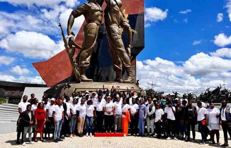 Young people from Luanda visit the memorial of the Battle of Cuito ...