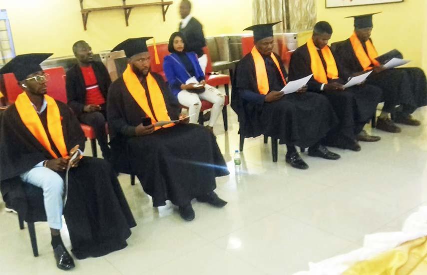 Menongue has the first five masters in street business - Angola