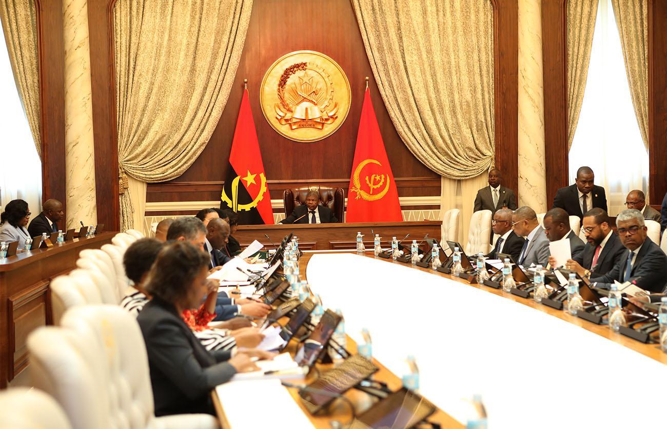 More than 1,900 Buses Distributed to Operators in all Provinces - Angola