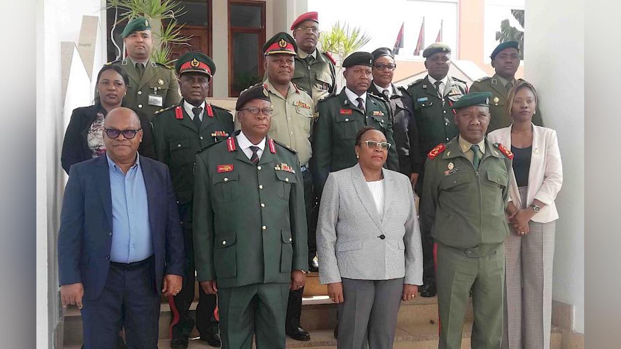 Angola and Zimbabwe Exchange Experience in Defense Field - Angola