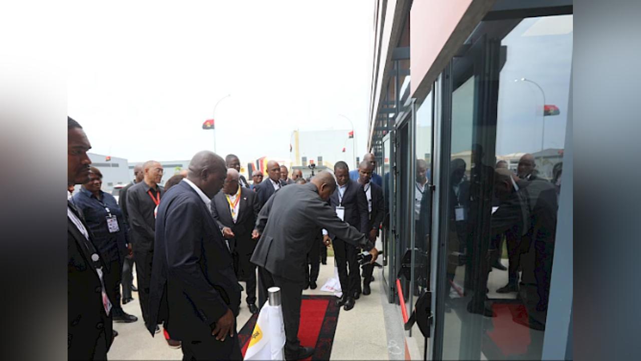 Angolan President Inaugurates Ocean Terminal - Angola