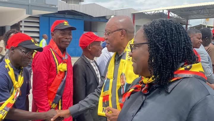 Manuel Augusto Interacts with Activists in Cabinda - Angola