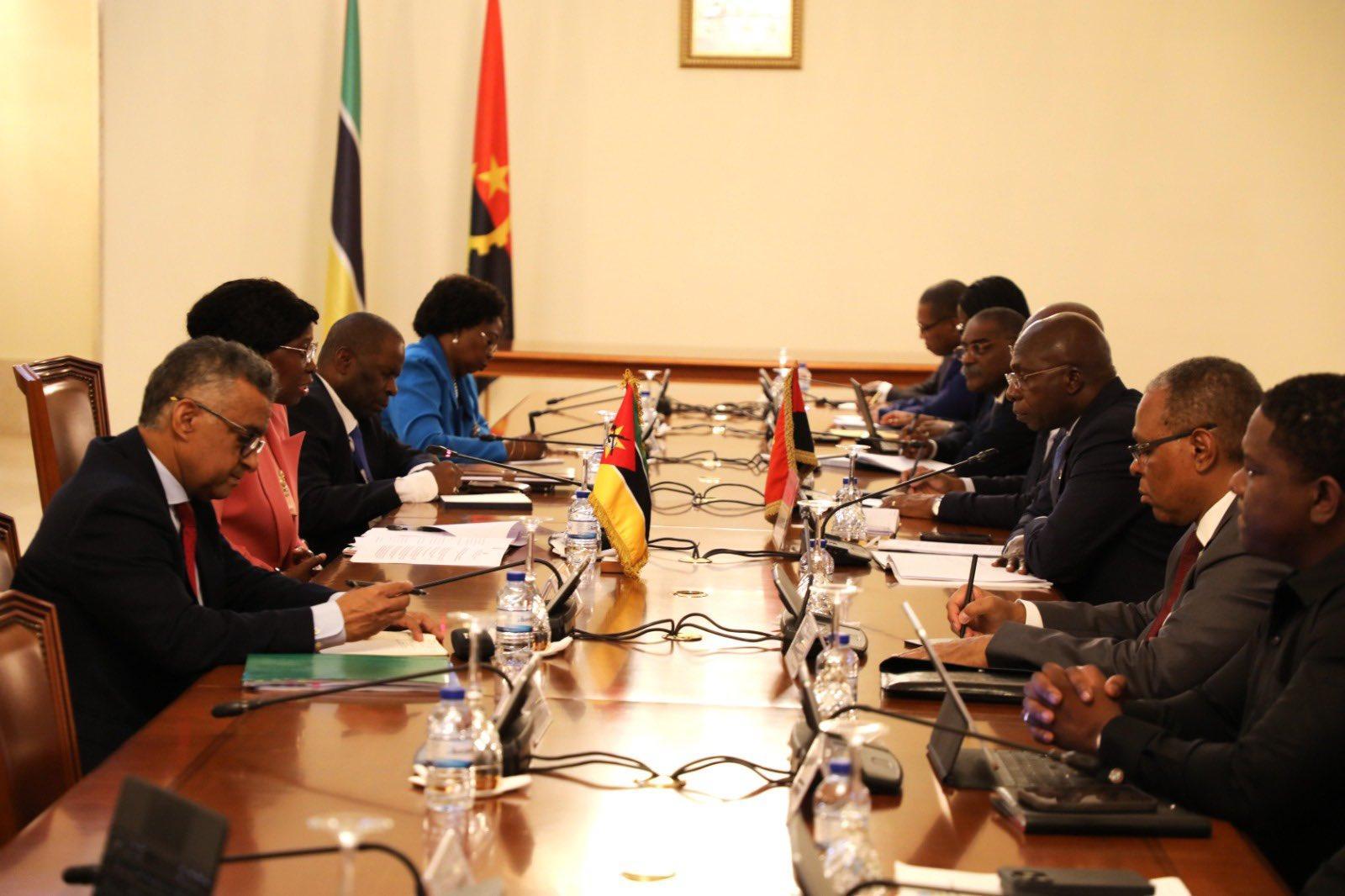 Government Delegations from Angola and Mozambique Met - Angola