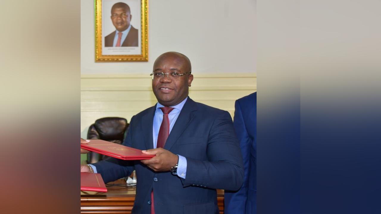 Angolan Ambassador Discusses Peace in Africa with Qatari Minister - Angola