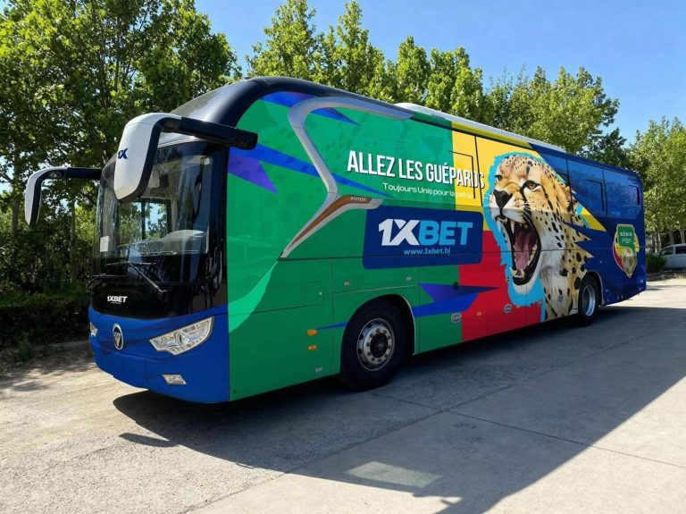 1XBet Offre Un Nouveau Bus À La Fédération Béninoise - Bénin
