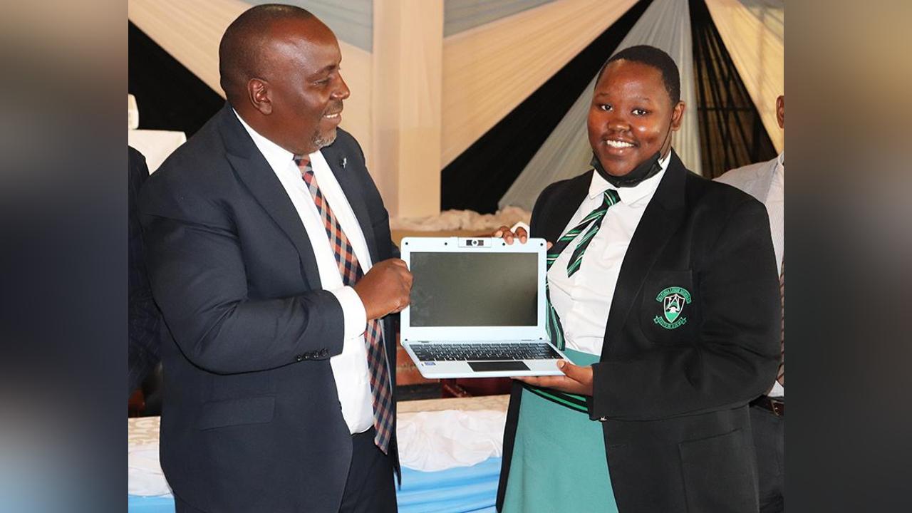 LETSHOLATHEBE URGES LEARNERS TO AIM HIGH - Botswana