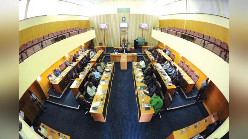 MOTSAATHEBE APPLAUDS ROLONG LAND BOARD - Botswana