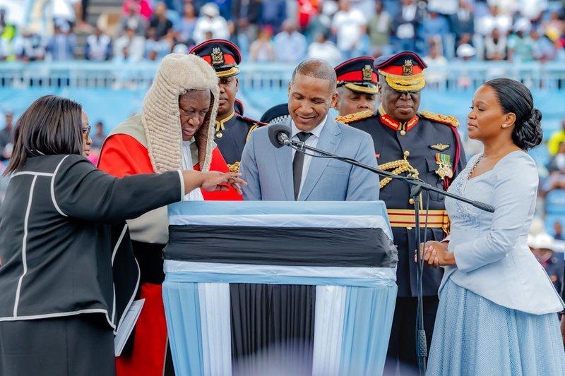 Botswana'S New President Takes Oath in 'New Dawn' in Pictures - Botswana