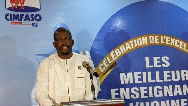 Célébration de l’excellence scolaire : CIMFASO offre 10 tonnes de ...