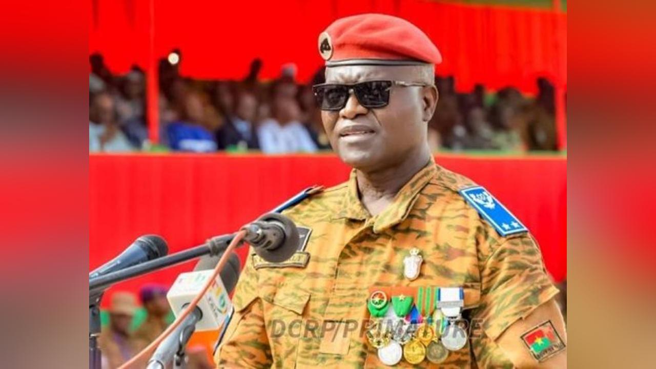 Burkina : Le ministre de la Défense Kassoum Coulibaly porte plainte pour diffamation contre ...