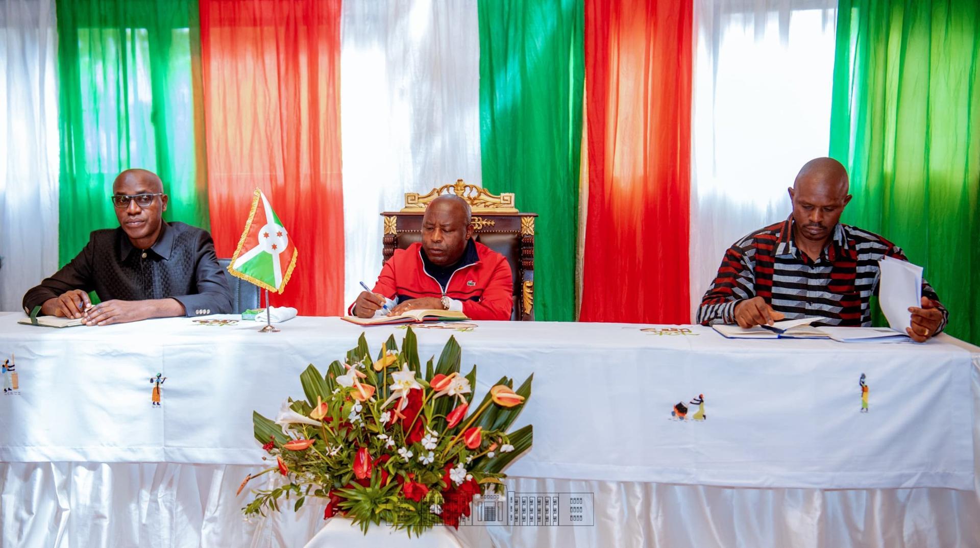 Le Président Ndayishimiye interpelle les administratifs par rapport à leur rôle d’encadrement de ...