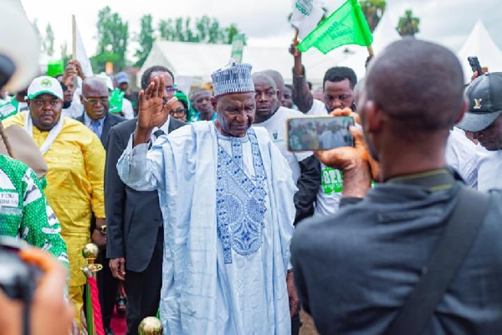 Bello Bouba Maigari Fuit Pendant La Campagne À Maga - Cameroun