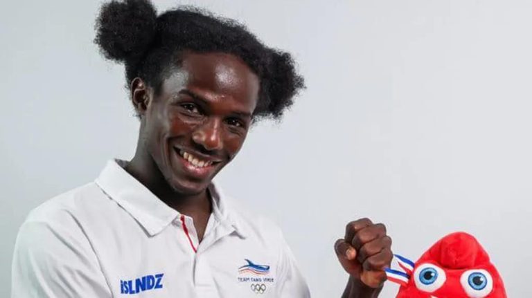 David Pina receives 500 contos prize for medal in Paris2024 - Cape Verde
