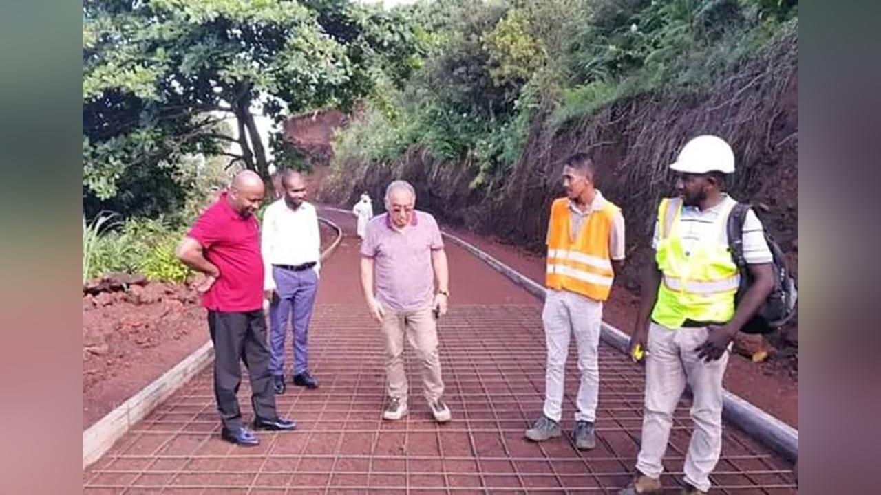 Construction de la Route Mvuni-Boboni : la Durée du Chantier Passe de 6 ...