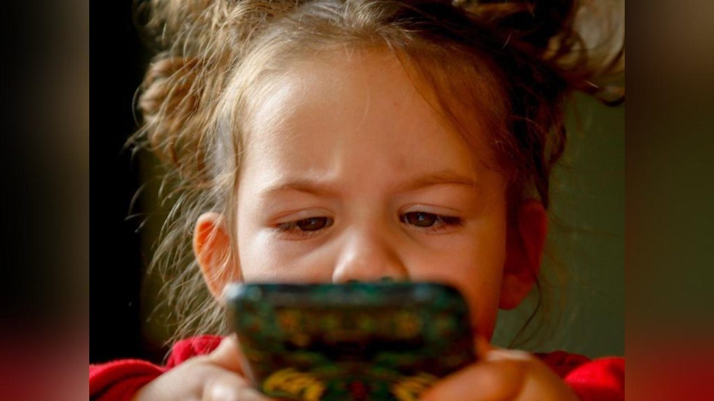 INTERVIEW. « il Faut Éviter les Écrans à L’école Primaire » - Comores