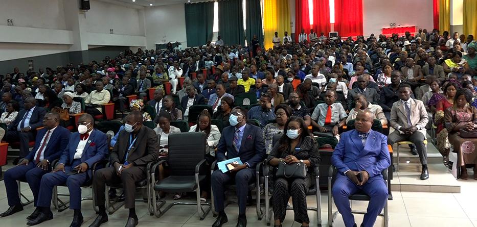 des enseignants seront formés au maniement des nouveaux programmes - Congo Brazzaville