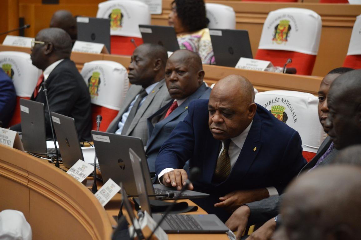 Technologies de l'information et de la communication : l’Assemblée ...