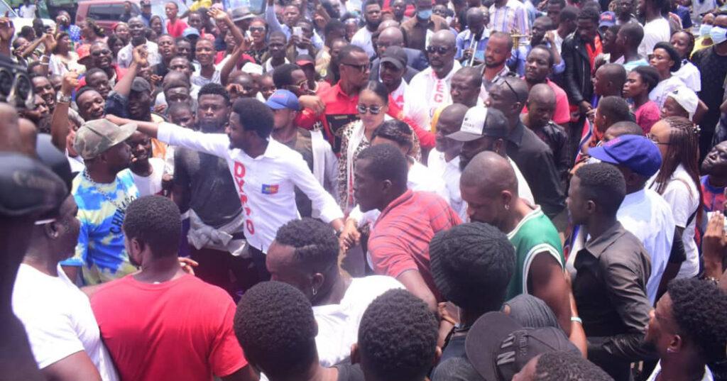 La DYPRO en sit-in ce lundi devant l’ambassade du Rwanda à Kinshasa ...