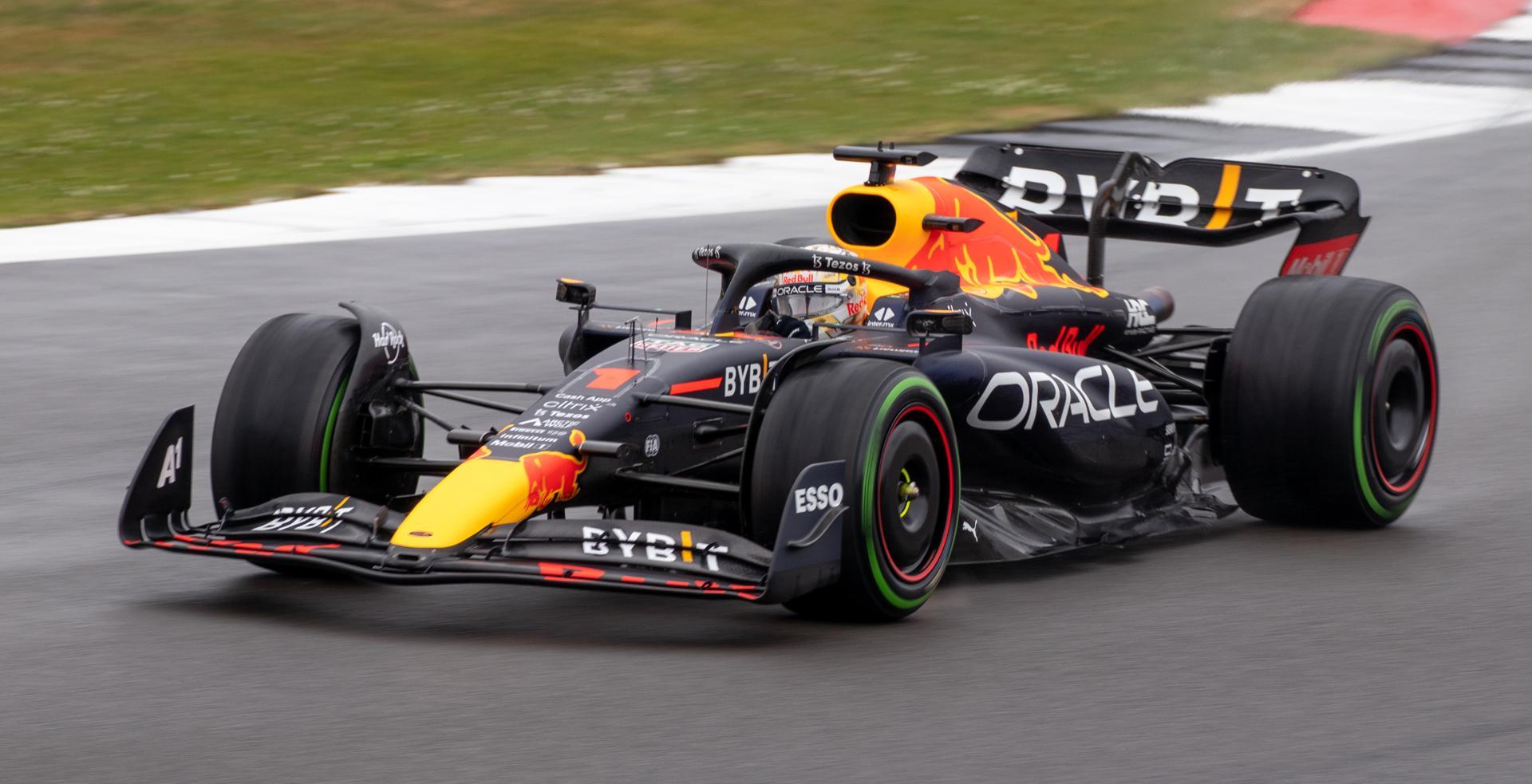 F1 : Carlos Sainz remporte le Grand Prix de Singapour, Red Bull tombe ...