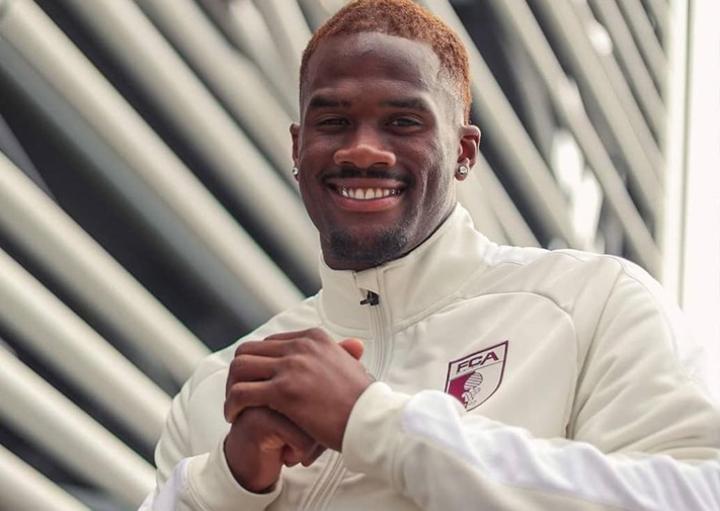 Football : le léopard Samuel Essende s'engage avec le FC Augsbourg ...