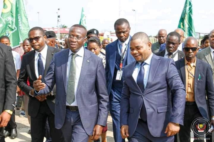 Mukoko Samba inaugure une usine de transformation de maïs à Kananga ...