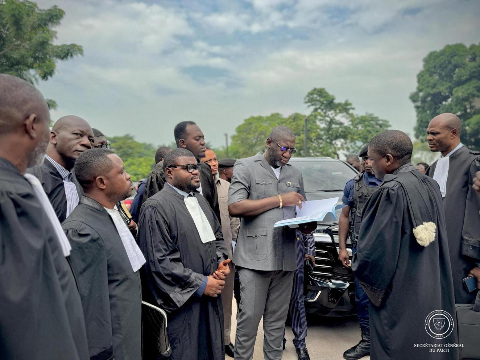Guy Loando Porte Plainte Contre Ses Détracteurs - Congo-kinshasa