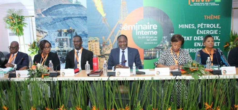 Un Séminaire Sur Le Bilan Et Les Perspectives Des Secteurs Des Mines