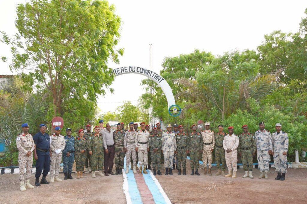Visite du CEMGA à l’école militaire de Holl-Holl pour la cérémonie de clôture du stage de ...
