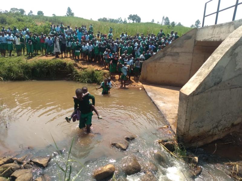 Dangerous trek to school - kenya