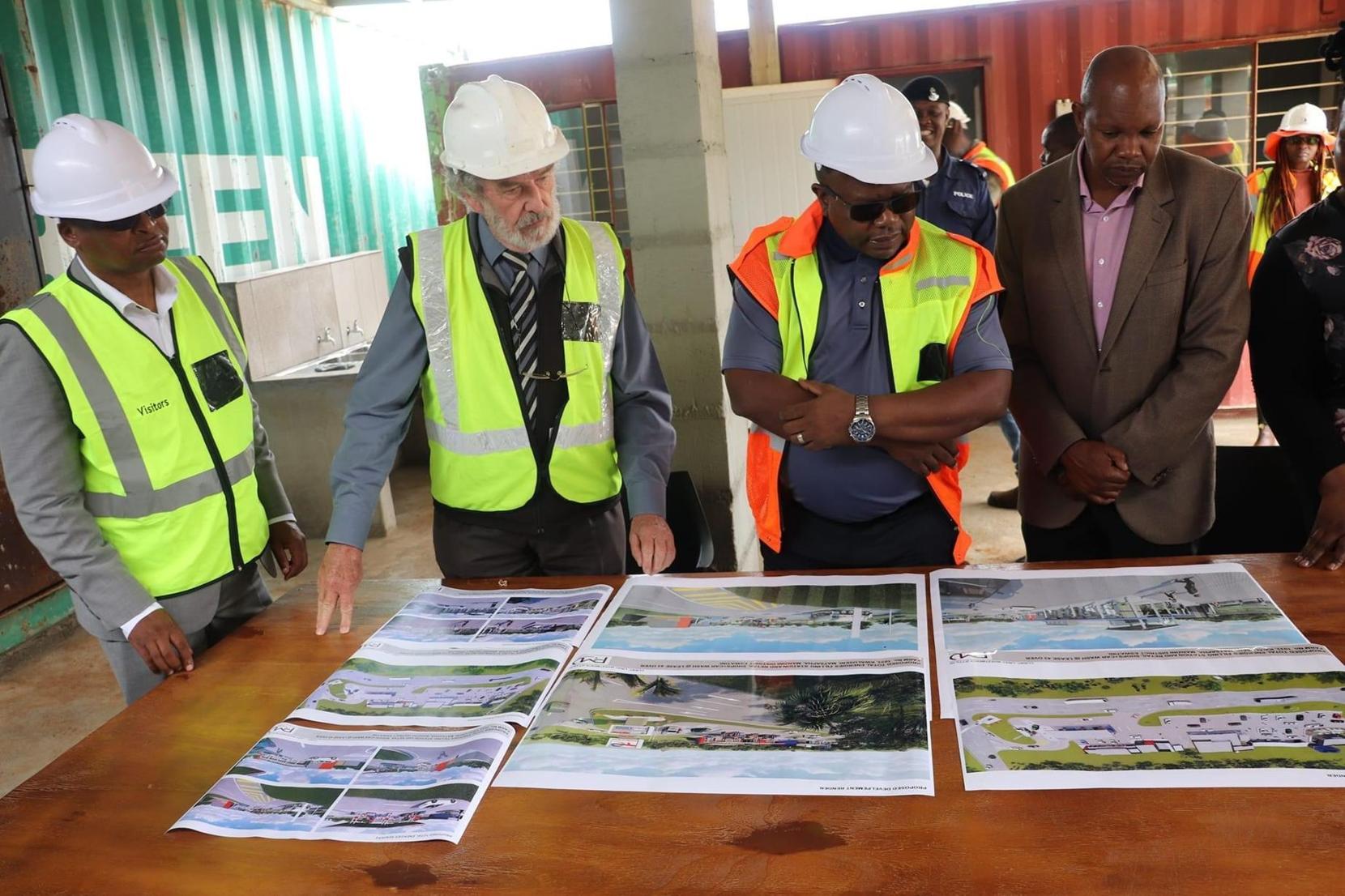 Commerce Minister Mancoba Khumalo tours R19million Linac Enterprises ...