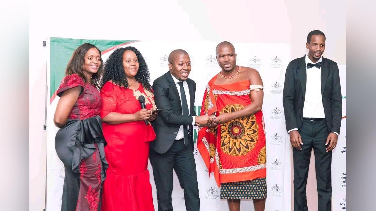 NATHI GULE CROWNED OUTSTANDING 2023 AMBASSADOR OF ISIBUKO SERENITY ...