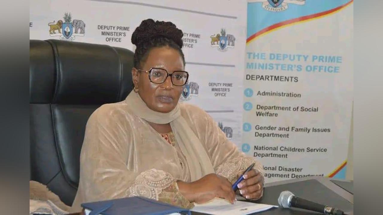 Deputy Prime Minister(Dpm) Thulisile Dladla Visits Poor Family with ...