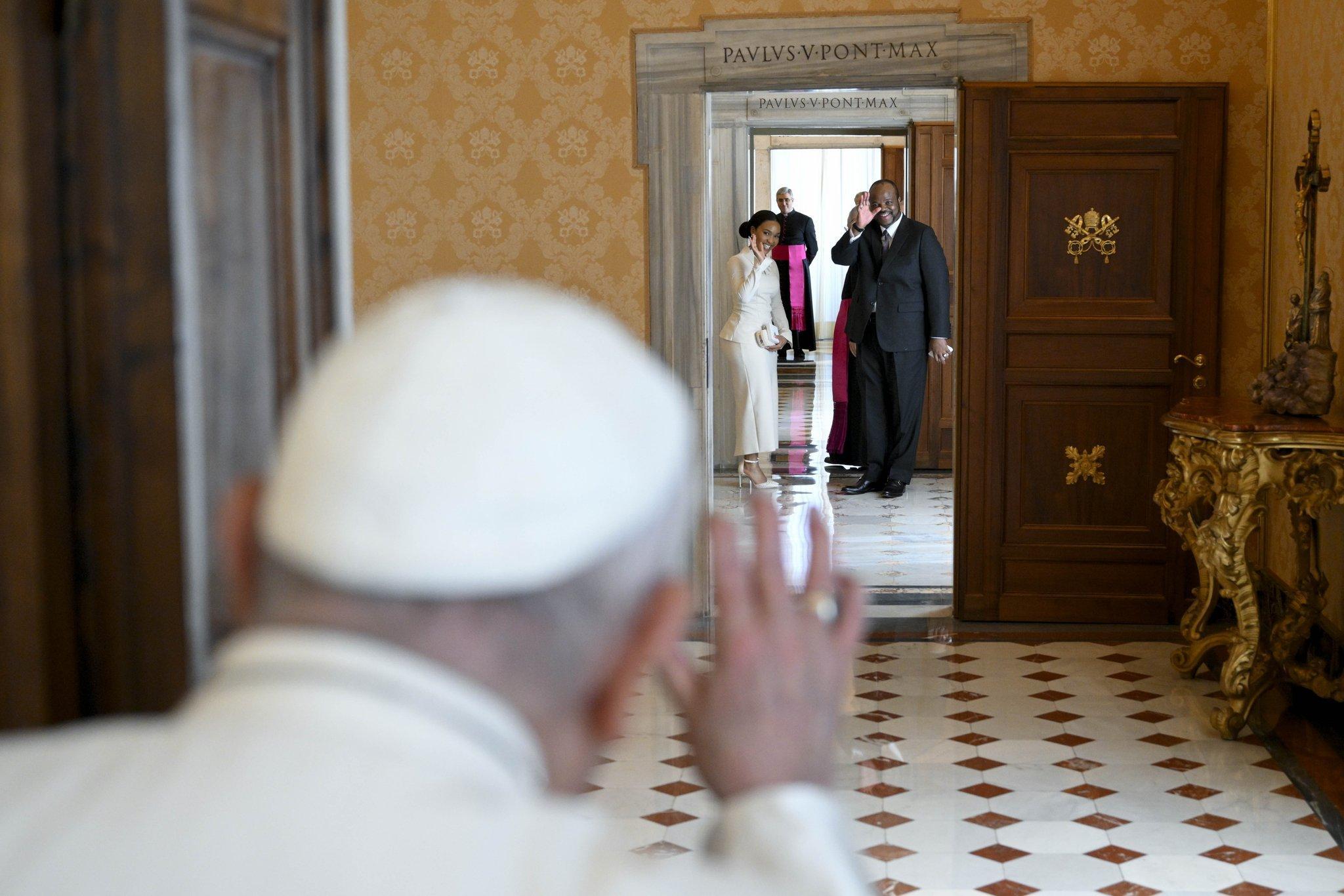 His Majesty King Mswati III and Liphovela Lazuma have Met his Holiness ...