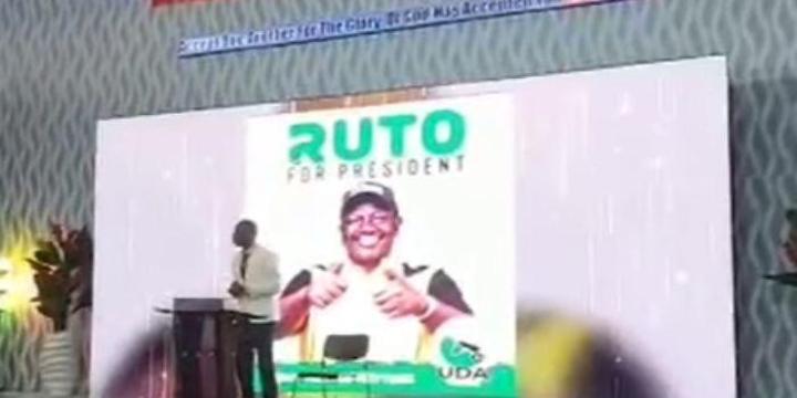 Uproar as Church Displays Ruto's Poster During Praise & Worship - kenya