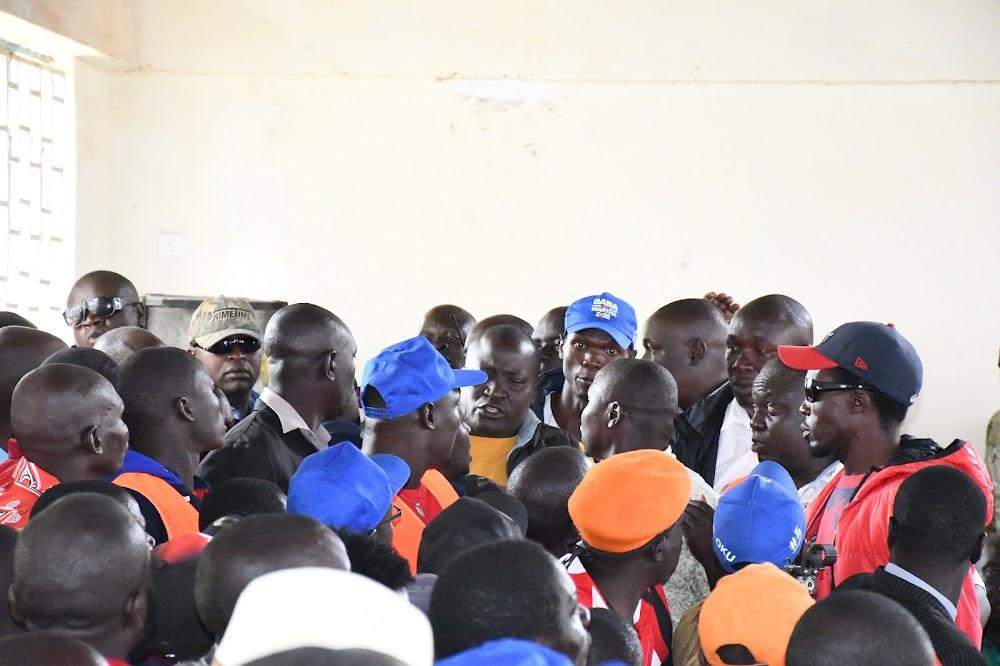 Chaos in Busia Azimio Rally as Raila supporters reject Joho, Junet - kenya