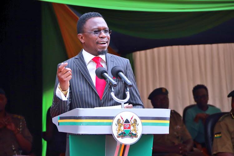 Ababu offers NYS officer who cleaned his shoes a job - kenya