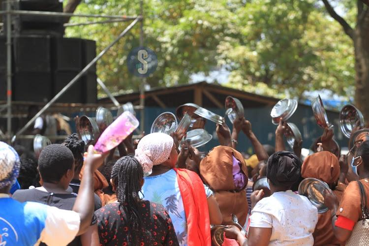 Kenyans carry empty plates, spoons to Azimio prayer rally - kenya