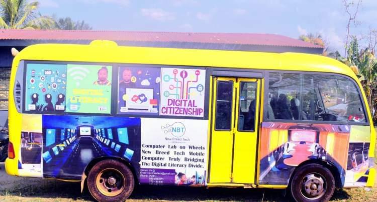 Travelling bus fights digital illiteracy in Liberia - Liberia