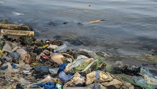 Pollution plastique dans l’océan Indien : l’île de Madagascar ...