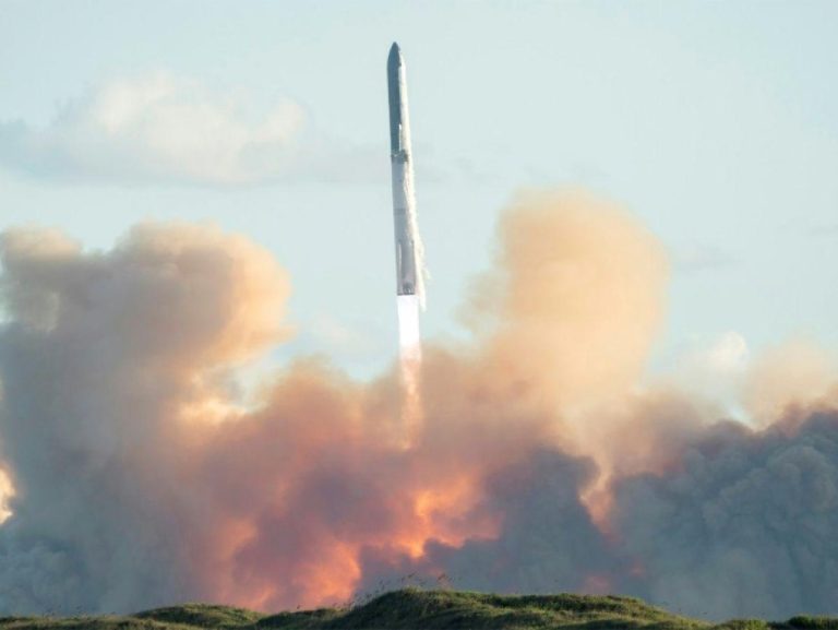 Nouveau Vol Test Réussi de la Mégafusée Starship D’Elon Musk - Madagascar