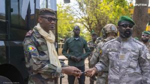 Construire une Armée Digne: Assimi GoïTa aux Officiers - Mali