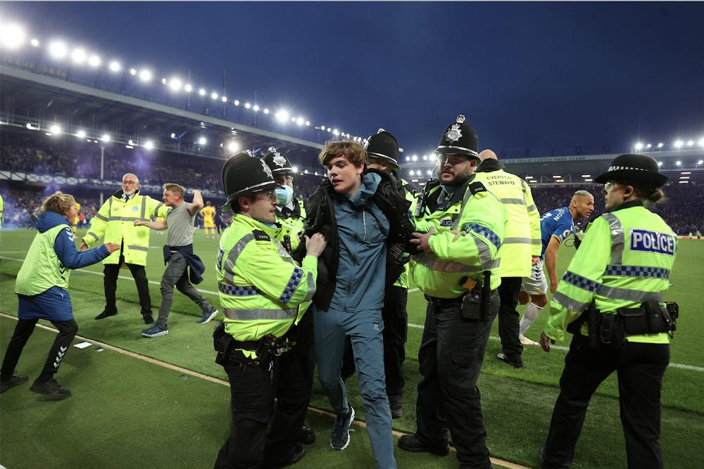 Pitch invaders to receive automatic club ban under new measures ...