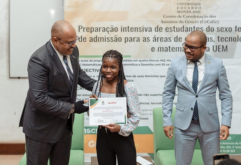 ExxonMobil supports Higher Education with STEM scholarships at Eduardo ...