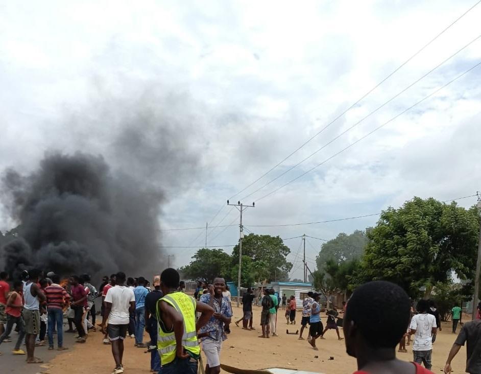 Police arrest five over vandalization in Mangungumete, Inhassoro ...