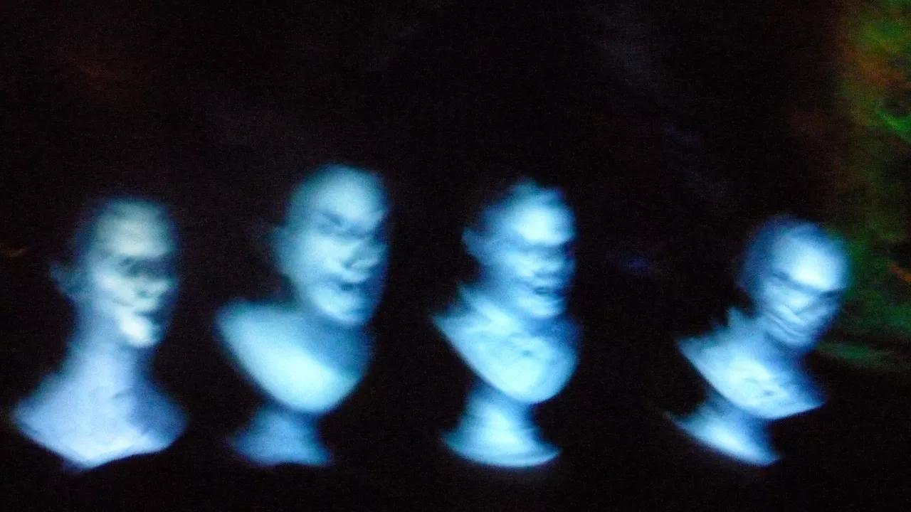 'Haunted People Syndrome': Psychologists Say It's Okay to See Ghosts ...
