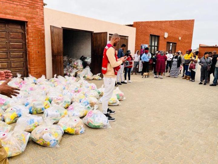 Red Cross Society donates food parcels in Walvis Bay - Namibia