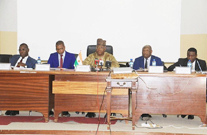 Préparatifs des Sommets de l’UA sur l’Industrialisation, la ZLECAf et la Table Ronde de Paris ...