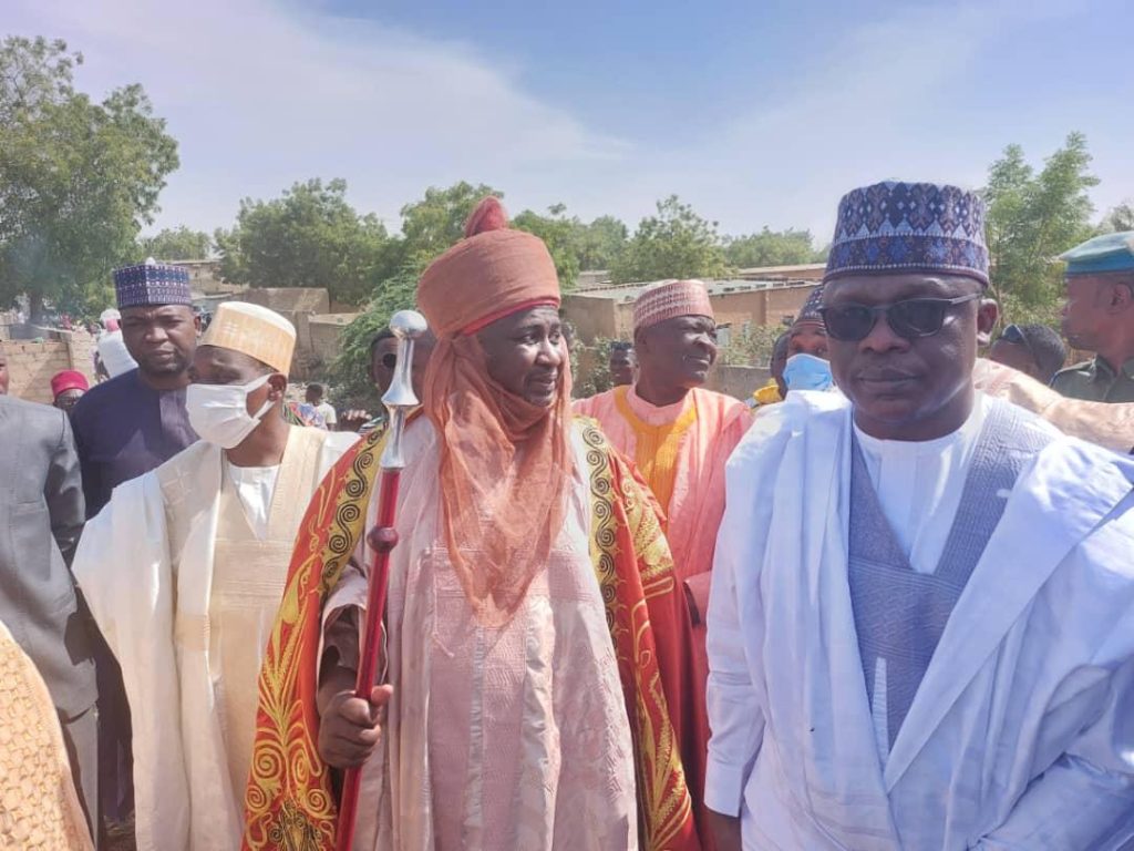 Visite du Sultan de Maradi et du Président du conseil de ville dans les ...